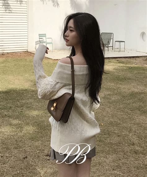 퍼빗 인스타문의폭주🕊 로제나 여리쇄골 케이블 오프숄더 니트 4color