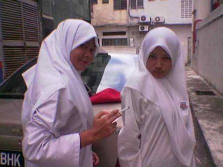 Sebuah Coretan Dalam Sebuah Kehidupan Remaja Perempuan Melayu Ketagih Seks