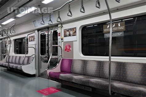 지하철 실내 Yanggiri