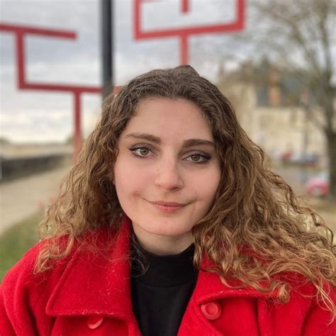 Emma Prof Dhistoire à Tours 20€ H 3 Avis