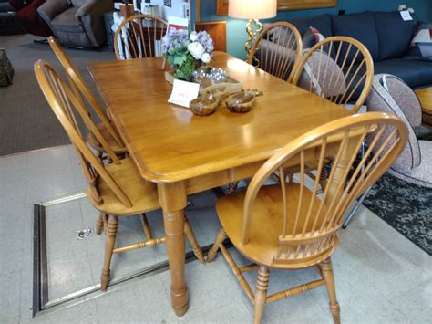 Maple Dining Table With 6 Chairs Roth And Brader Furniture