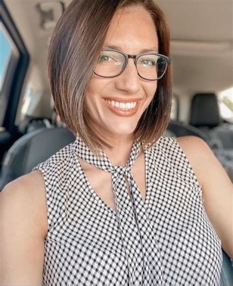 Female Fakes And Scammers To Beware Of