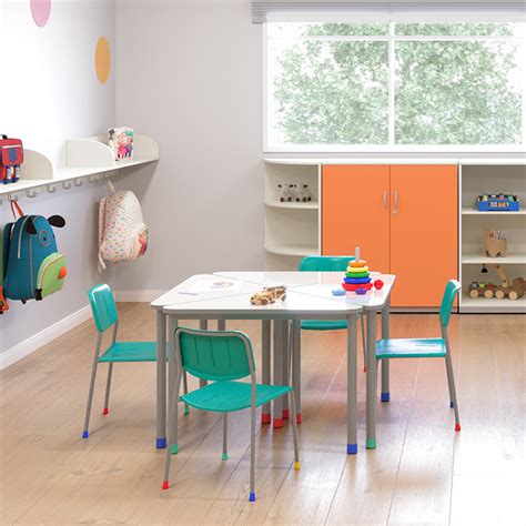 Linea Rica Mesa Group Triangular Infantil