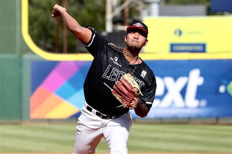Leones Vencen Leones 2 1 En La Pelota Invernal Diario Libre