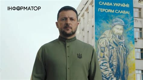 Знову не вишиванка Зеленський зявився в сорочці дивного крою думка дизайнера Модные