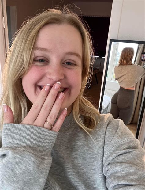 Looking Cute Today ️ F22 Rselfie