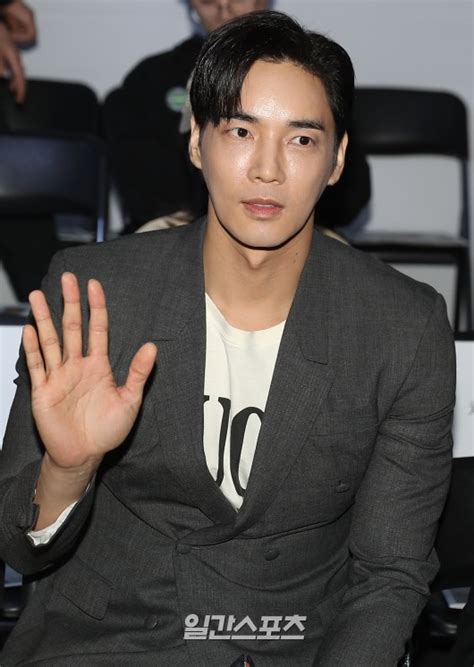 Jms 신도 의혹 강지섭 예수 그림 찢고 탈교 인증 진작 버렸어야 [종합] 네이트 연예