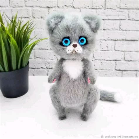 Вязаная игрушка Котёнок Пуффи купить в интернет-магазине Ярмарка ...