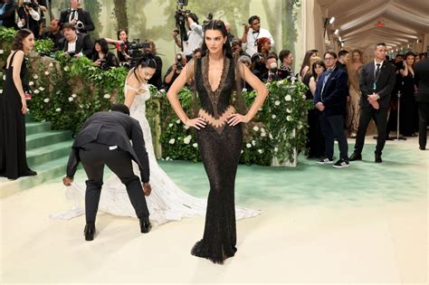 Met Gala Kendall Jenner Cleavage Braless Hot Celebs Home