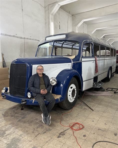 Hurdada çürüyen Otobüslere Ikinci Bahar Yaşatıyorlar İşte 90 Yıllık Klasik Otobüsler