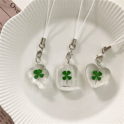 Handmade 생화 압화 네잎클로버 펜던트 핸드폰줄 핸드폰고리 열쇠고리 에이블리