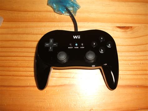 Wii Classic Controller Pro Review Comparison Eccentric But Lazy Ramblings Of An Intrepid Webonaut