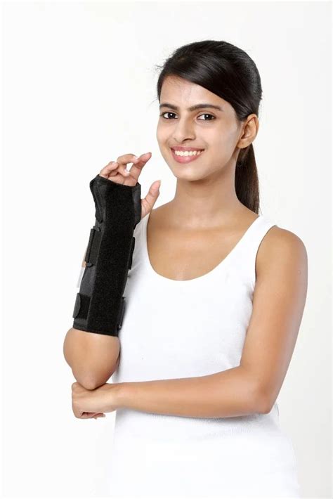 Osteoplast Black Wrist And Forearm Splint Size Universal Model Name Number U 105 At ₹ 630