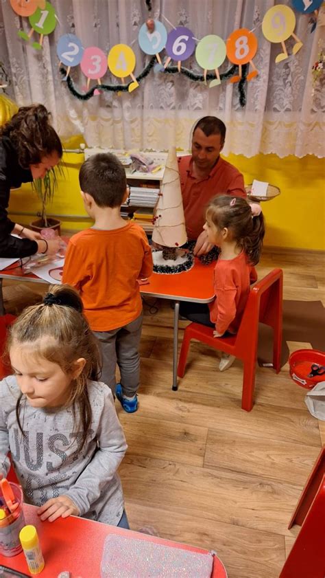 Коледна работилничка група Буратино ДГ Щастливо детство Горна Оряховица