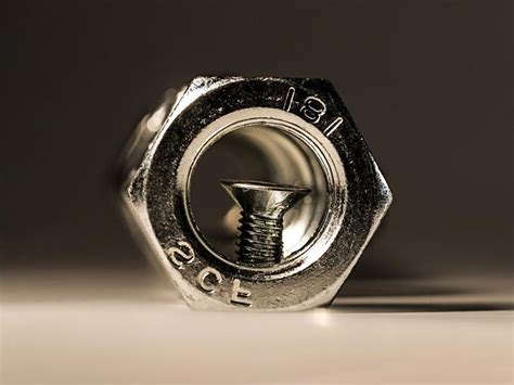 Soñar Con Tuercas Grandes