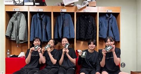 7년만에 봄배구 진출한 정관장 여자배구…우승기원 이벤트