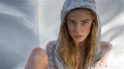 1080p Caity Lotz Blonde Usa Hd Wallpaper