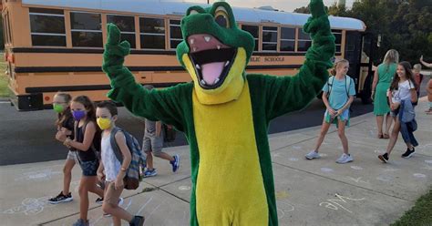 Class Action Lcps School Year Begins On Fun Filled First Day Education