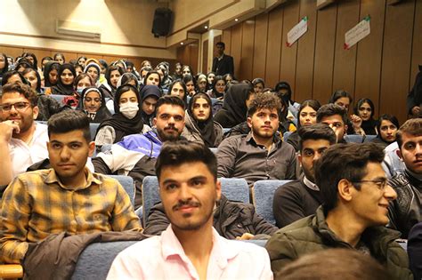 گزارش تصويري برگزاري مراسم بزرگداشت روز دانشجو در دانشگاه ايلام