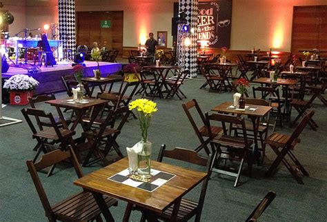 Conjunto De Mesa E Cadeiras Buteco Suporte Eventos