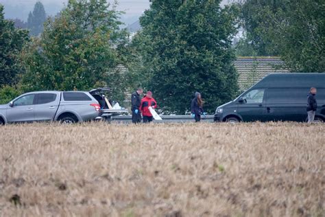 Kopflose Leiche auf Feld entdeckt: Polizei sucht mit Drohne nach Schädel!