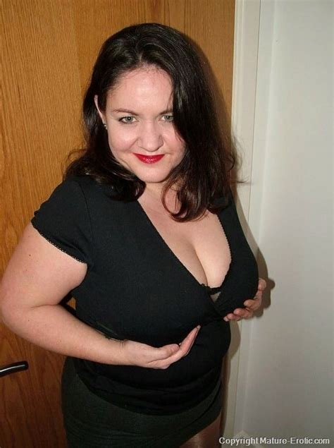 Hot Curvy Mature Photo
