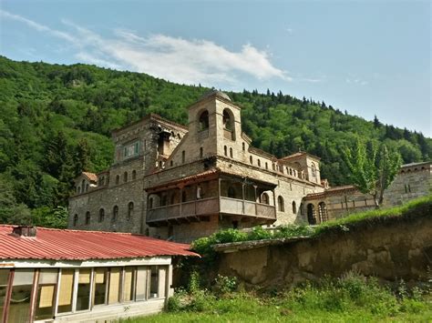 ბევრეთის წმინდა თეკლას სახელობის დედათა მონასტერი სავანე კალამონი ბევრეთი