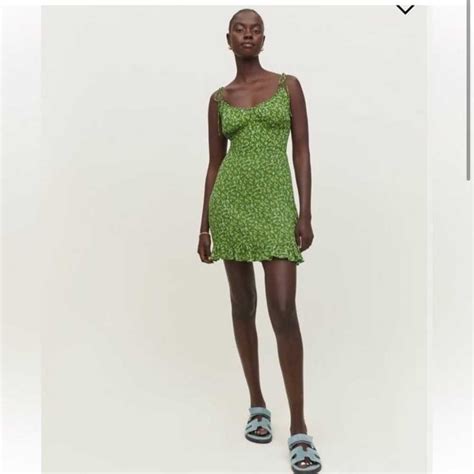 Aso Taylor Swift Reformation “esther Dress” Gem