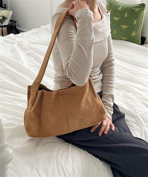 파격할인빠른출고 스웨이드 세무 숄더백 호보백 가방 에이블리