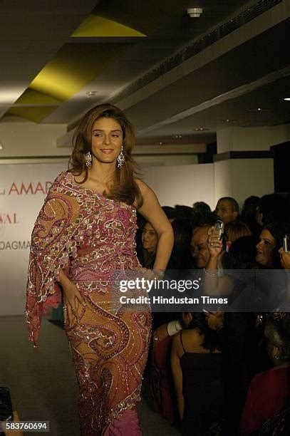 Amara Singer Photos And Premium High Res Pictures Getty Images