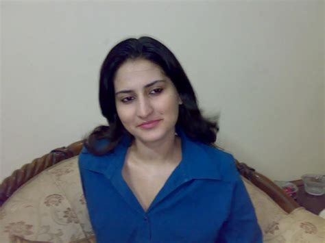 World Best Girls Wallpapers Collection Beautiful Girl Using Iphone