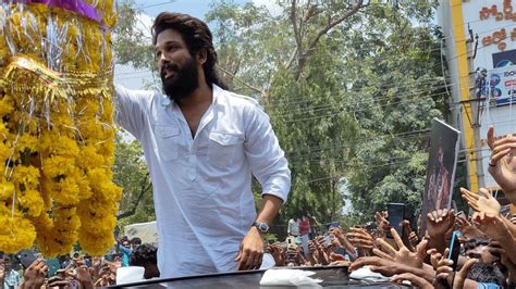 Pushpa Actor Allu Arjun Allegedly Violating Model Code Of Conduct Jansatta