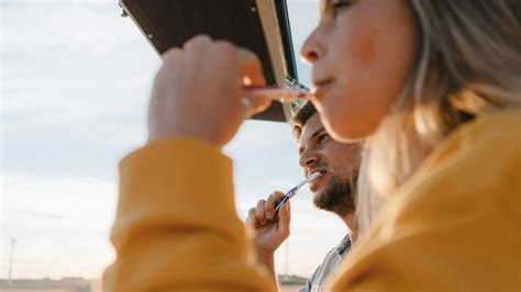 Poor Oral Health May Lead To Decline In Brain Health