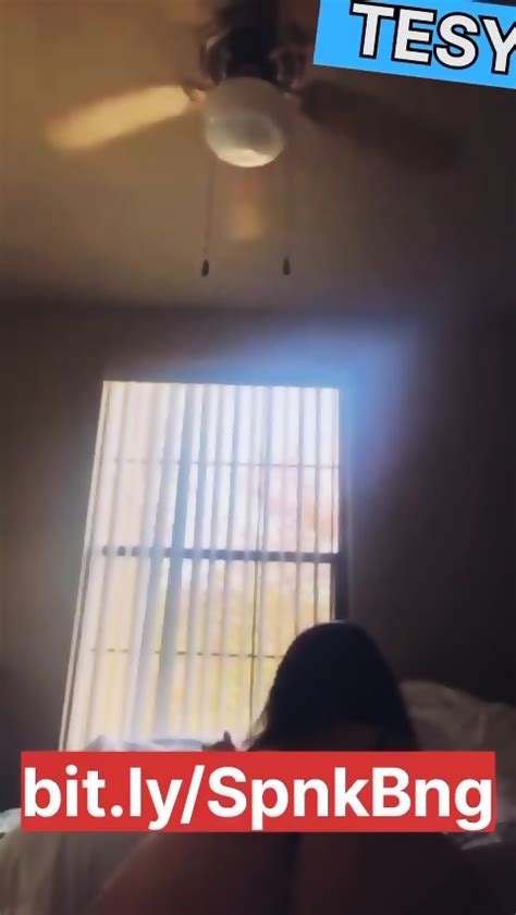 Homemade Hot Milf Twerk And Shows Her Big Ass Homemade Hot Milf Twerk And Shows Her Big Ass