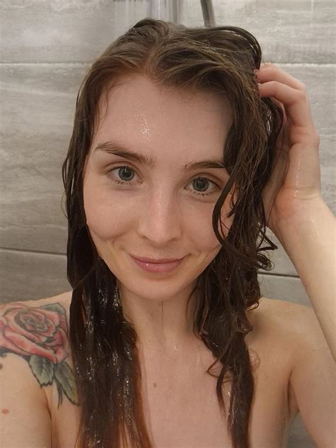 Shower Selfie R Faces