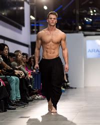 Who Is This Hottie Lpsg