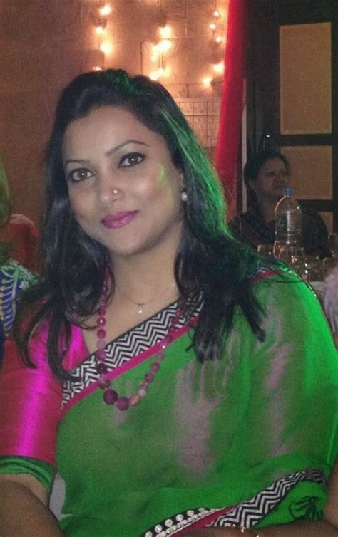 Amazing Look World Hot Desi Aunty Big Boobs