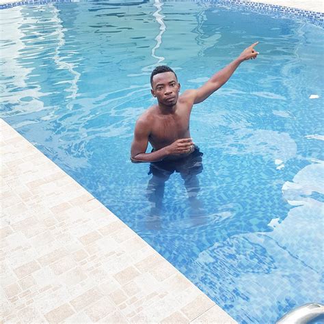 Linda Ikeji S Brother Peks Enjoying The New Mansion Photos Celebrities Nigeria