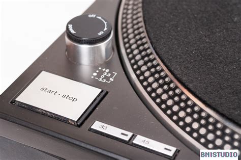 Technics SL1210 Mk2 Turntables Pair With Slipmats BN1studio