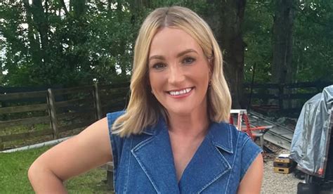 Jamie Lynn Spears Hails Breathtaking Views During Irish Trip