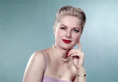 Beautiful Portrait Photos Of Martha Hyer In The 1950s ~ Vintage Everyday