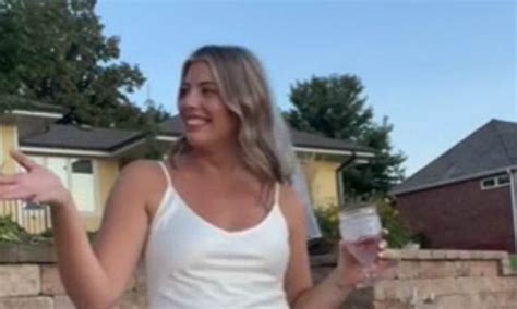 Bride S Best Friend Is Slammed For Bachelorette Pregnancy Announcement Daily Mail Online