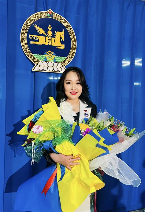 Хүмүүнлэгийн дээд сургууль Хүмүүнлэгийн Ухааны Их Сургуулийн харьяа