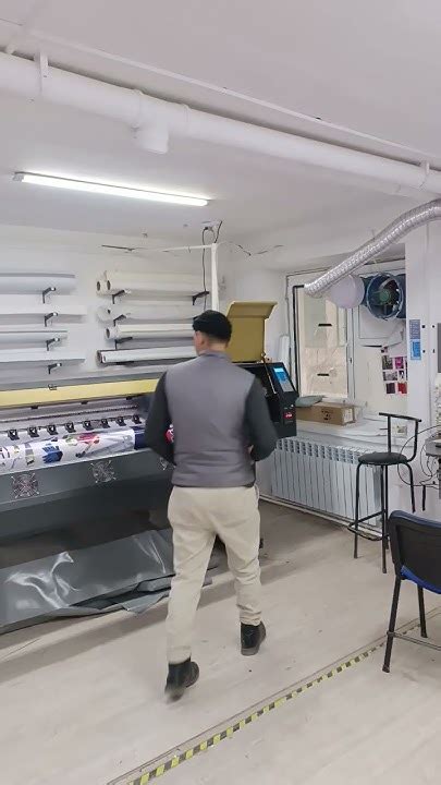 Работа Широкоформатного принтера Распечатка Банера Рекламы Youtube