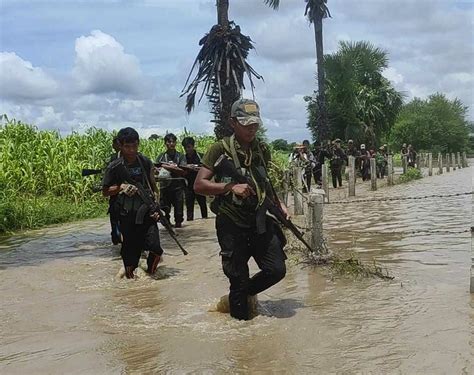 Khit Thit Media သံတောင်ကြီးနှင့် ငါသရောက်မြို့တို့တွင် Facebook