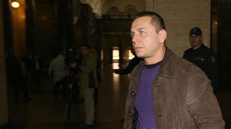 Демби е бил арестуван от холандската полиция От деня