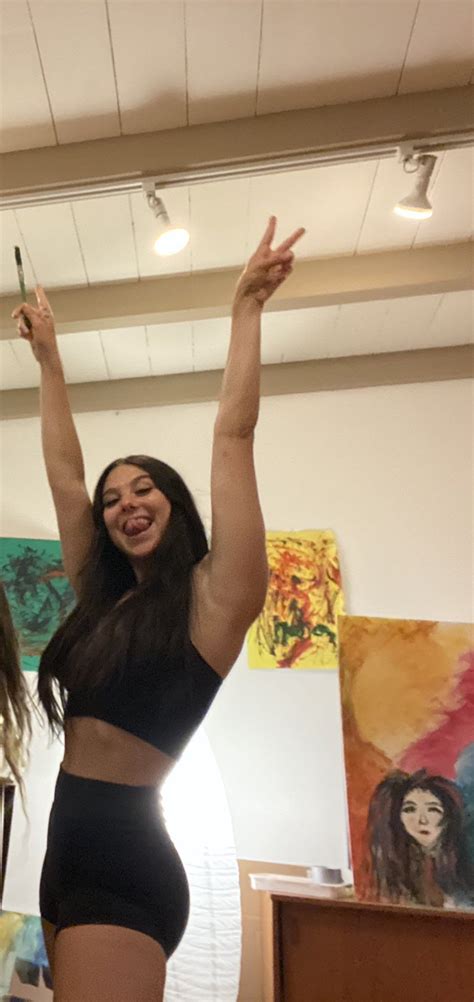 Kira Kosarin In Gif Facetime Beautiful Actresses Goddesses Release Mood Photo