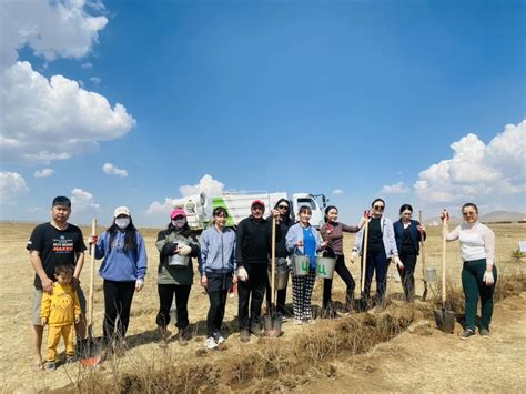 🌱 Бүх нийтээр мод тарих үндэсний өдөр ийн хүрээнд 90 хайлаас мод тарилаа 🌳 Монгол Улсын