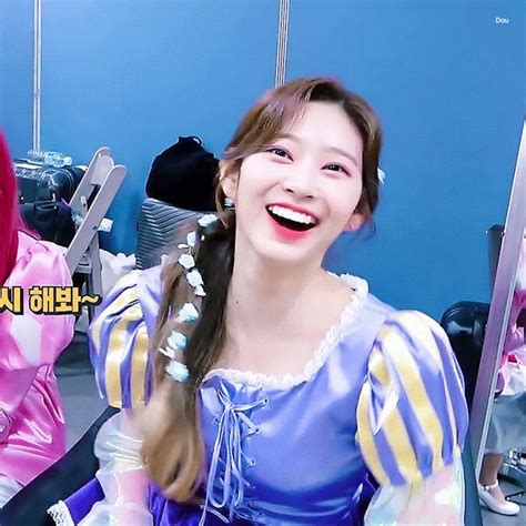 Pin By Won On Izone Gifs Iz One The Wiz One