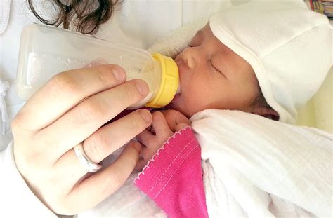 분유 먹는 아기 엄마를 위한 지식 차이의 놀이